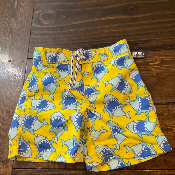 OshKosh B'gosh | Bottoms | Oshkosh Bgosh Yellow And Blue Cartoon ...